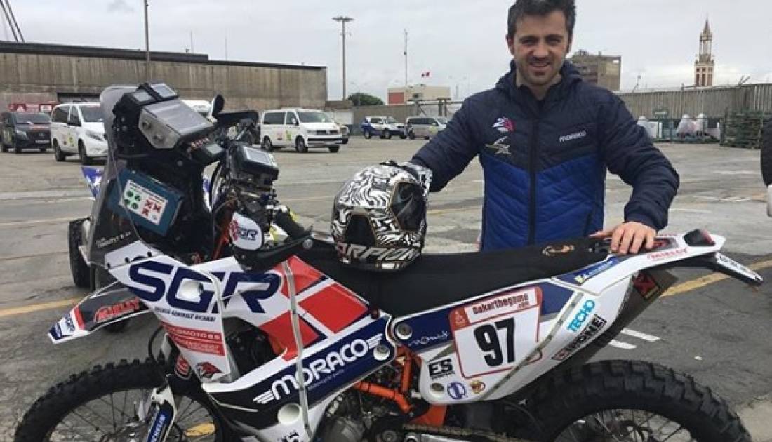 El piloto más loco del mundo corre el Dakar | Carburando