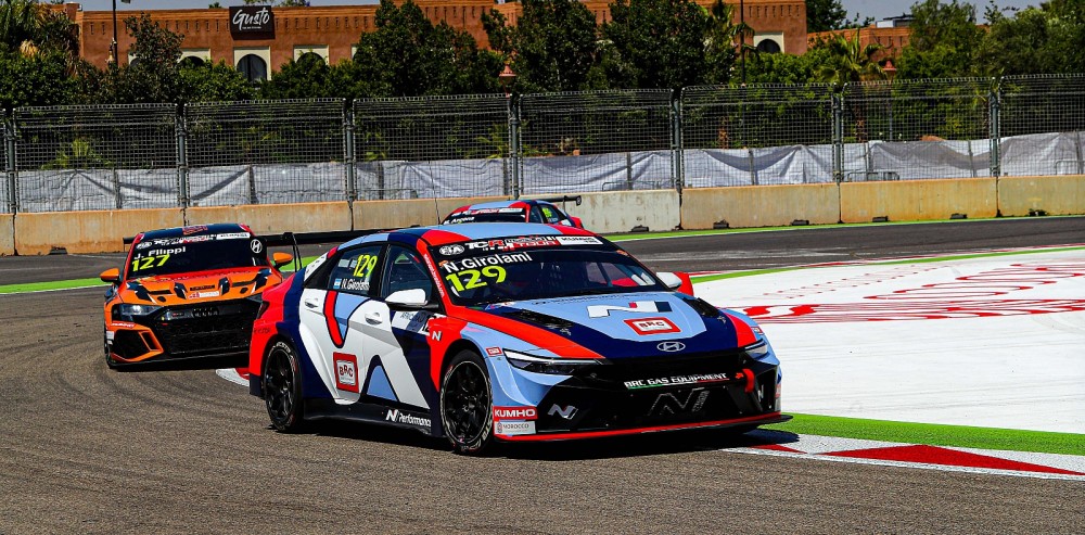 FIA TCR World Tour: Girolami, el más rápido y Guerrieri dentro del Top ...