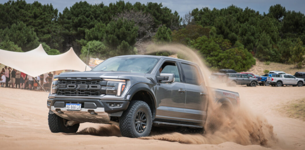 Primer Ford Sunset Sessions con pruebas técnicas off-road y DJs ...
