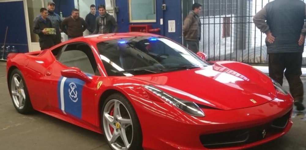 Una Ferrari, la flamante patrulla de la Prefectura | Carburando